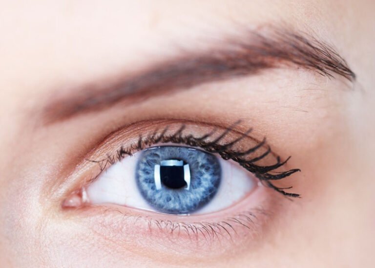 Clumpy Lash Extensions: Common Issues and Fixes