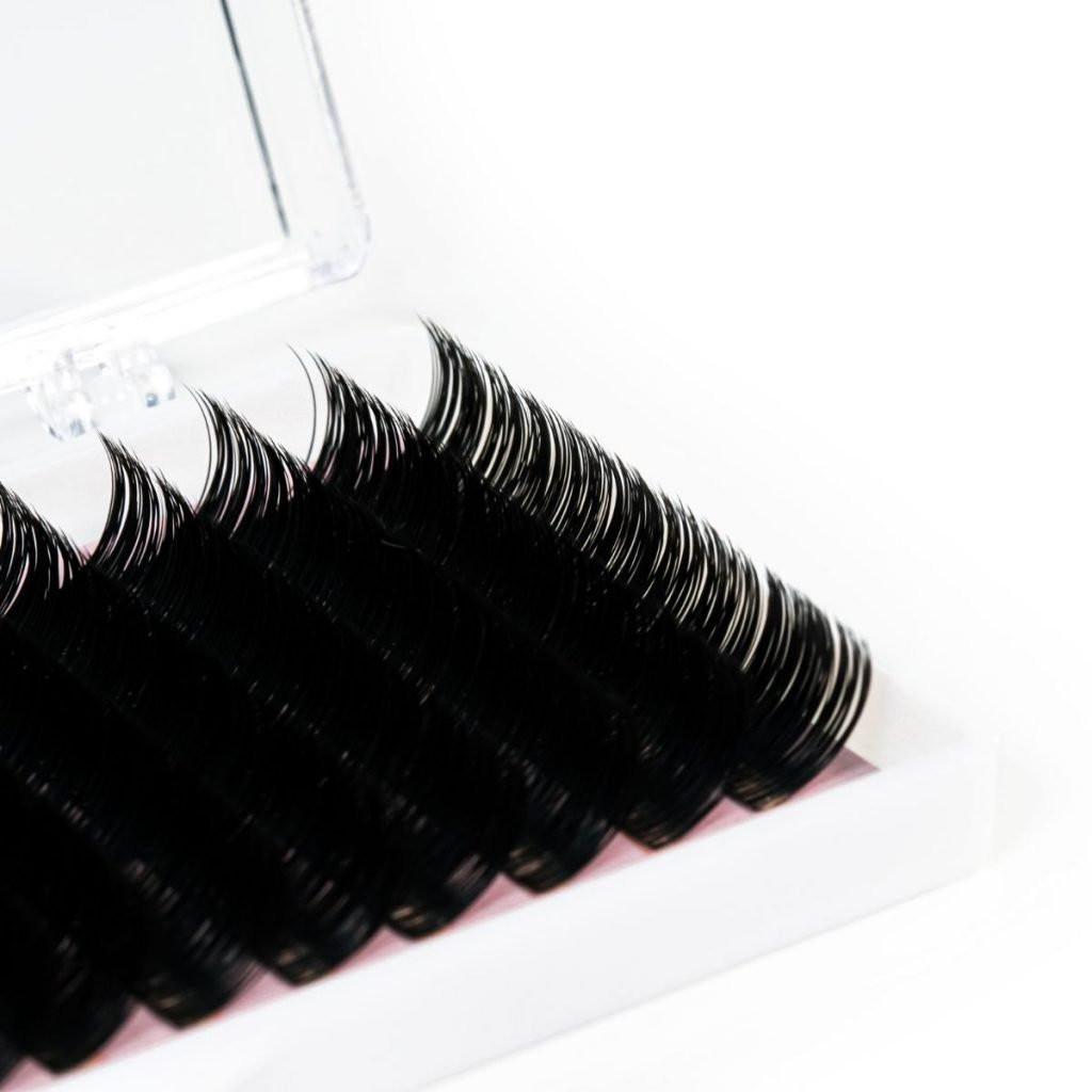 Wholesale Flat Lashes - 16 Lines | More Volume & Impact